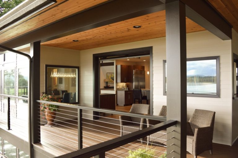 Pros and Cons of Different Railing System Styles | RailFX Blog