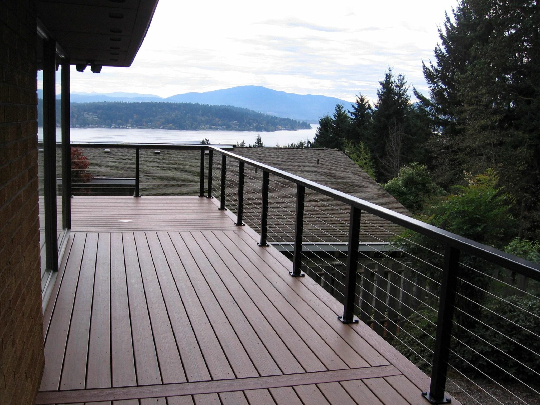 Which Railing System Is Right For You? Pros and Cons of Different ...