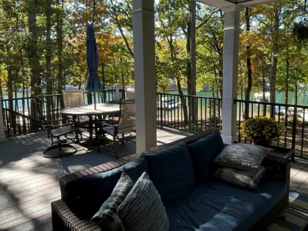 Creating An Outdoor Oasis on Lake Norman | RailFX Blog